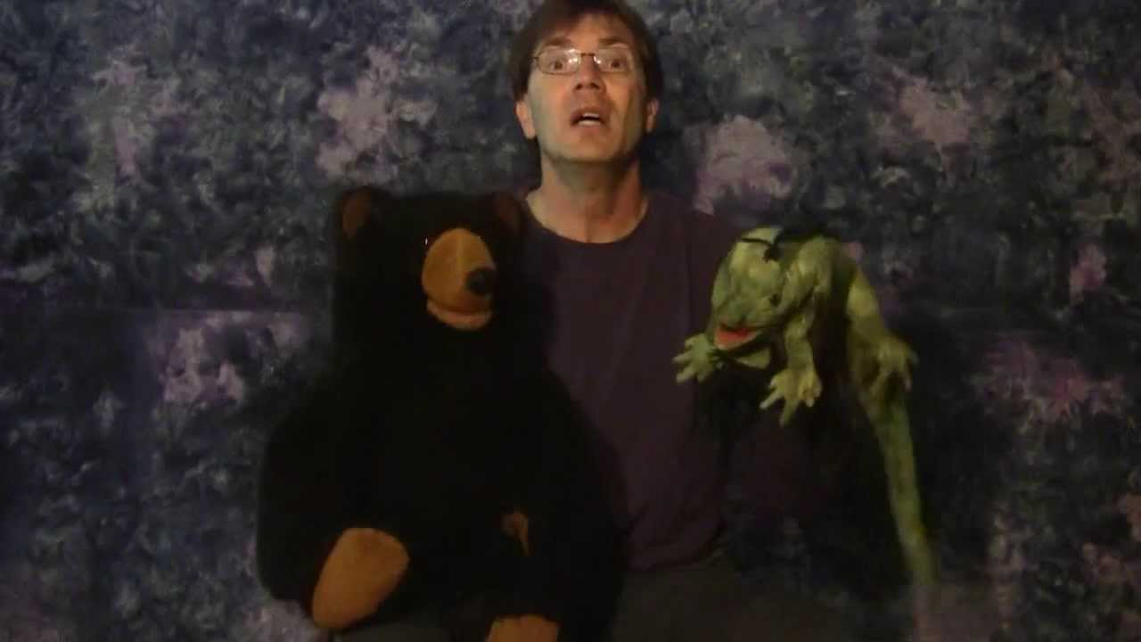 How to tell "Lizard's Song" with puppets - YouTube