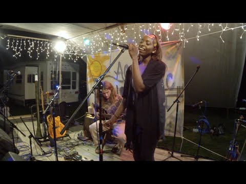 Melissa Ndettemi and Jon Gamache Music - Acoustic Vacation 2014 Noel ...