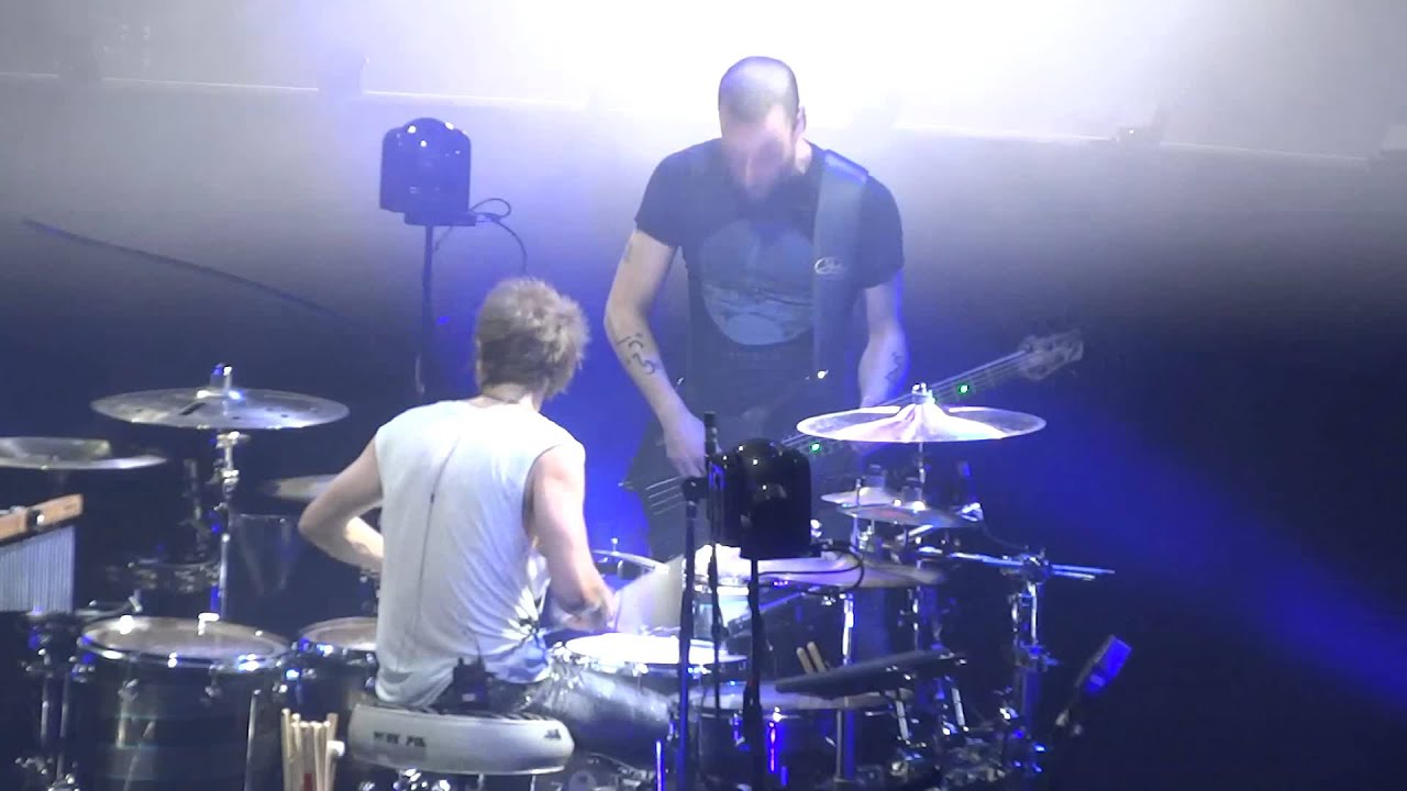 Muse - Drum Solo (Live @ MSG) 1080p - YouTube