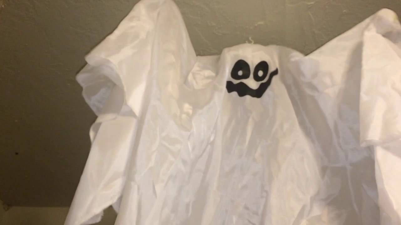 gemmy floating shrieking ghost (2004 version) - YouTube