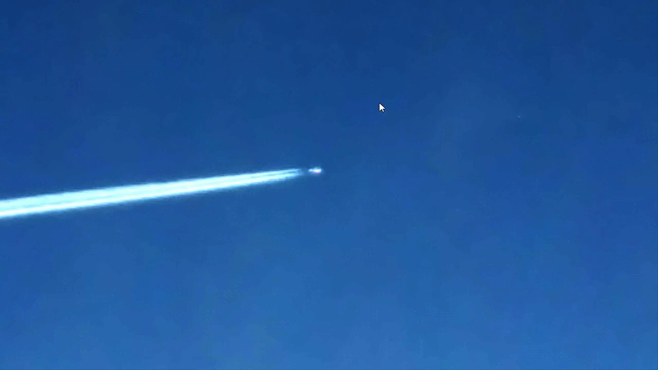 FW9 - Strange Object Leaving Contrail Nearly Hit By UFO - YouTube