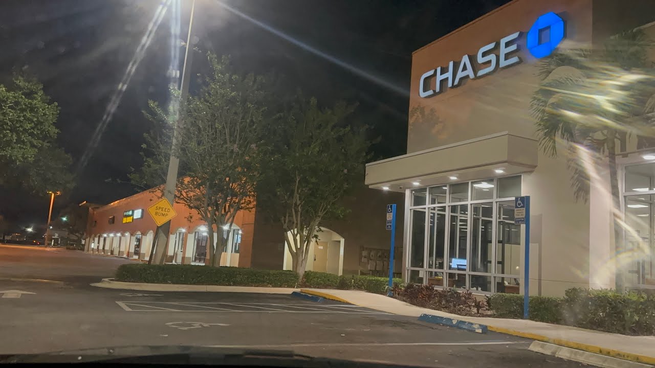 Midnight Driving in Fort Pierce Florida 🇺🇸 Heading to Chase (Bank) 🏦 ...