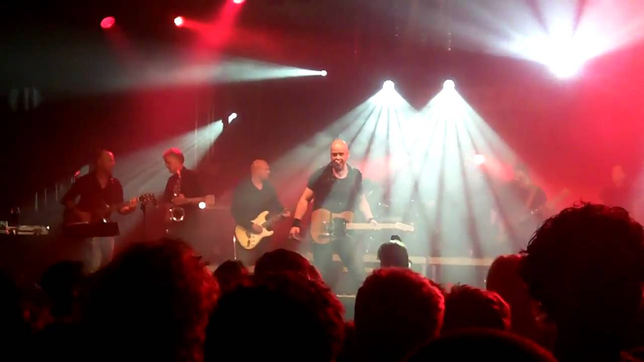 Dutch Springsteen Band Intro - YouTube