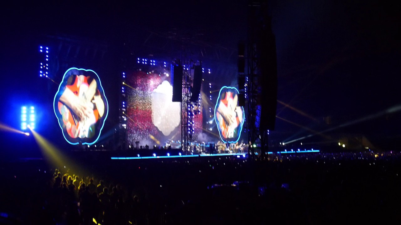 Coldplay - Birds (Live @Rajamangala National Stadium, Bangkok, 07-04-17 ...