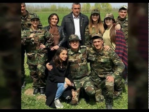 Mehşurlarimiz esgerlere bele desdek oldular😊👍👏👏👏