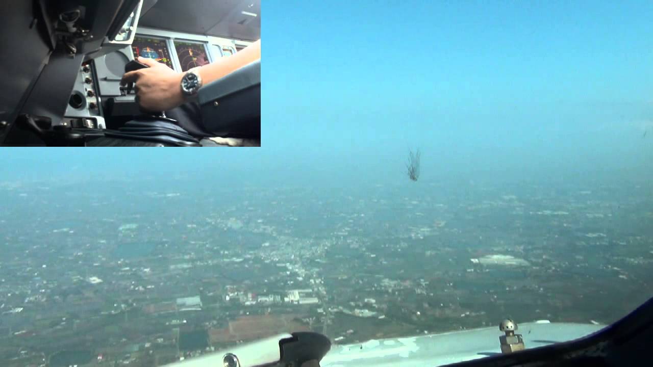 Pilot's-eye View - TPE Landing 2 - YouTube