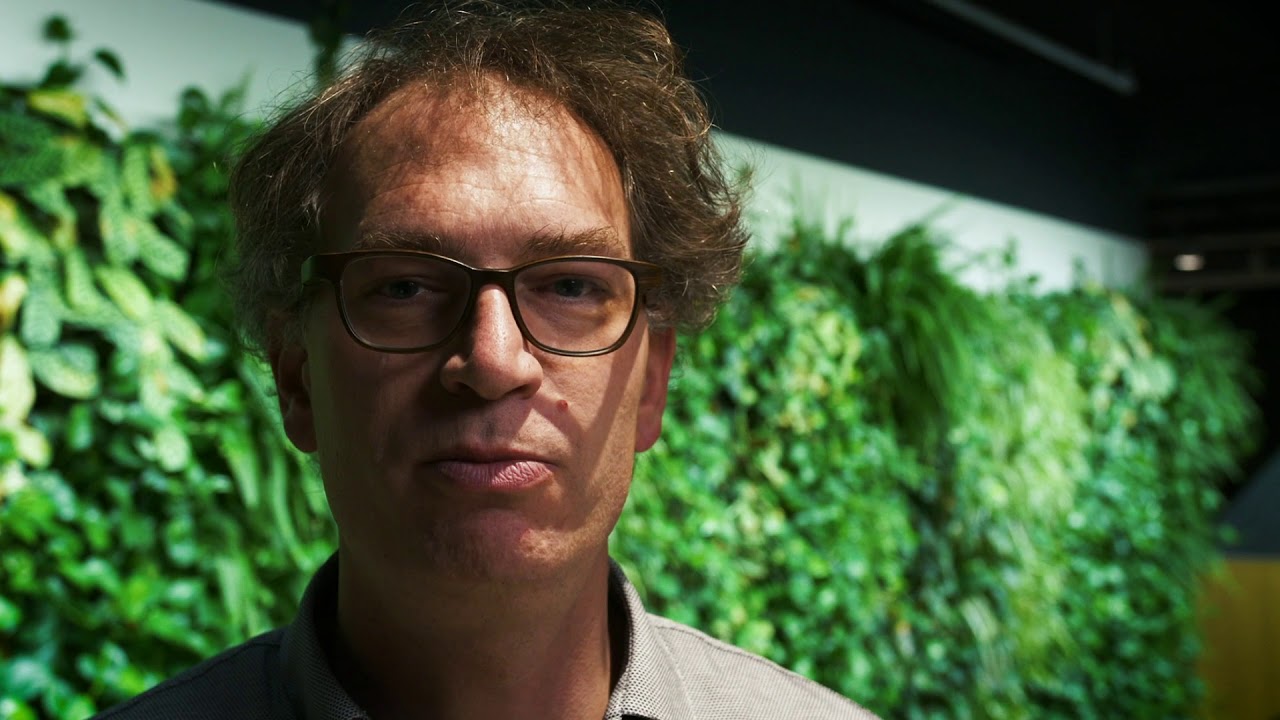 Prof Dr Bernd Rieger on FAIR miscroscopy data - YouTube