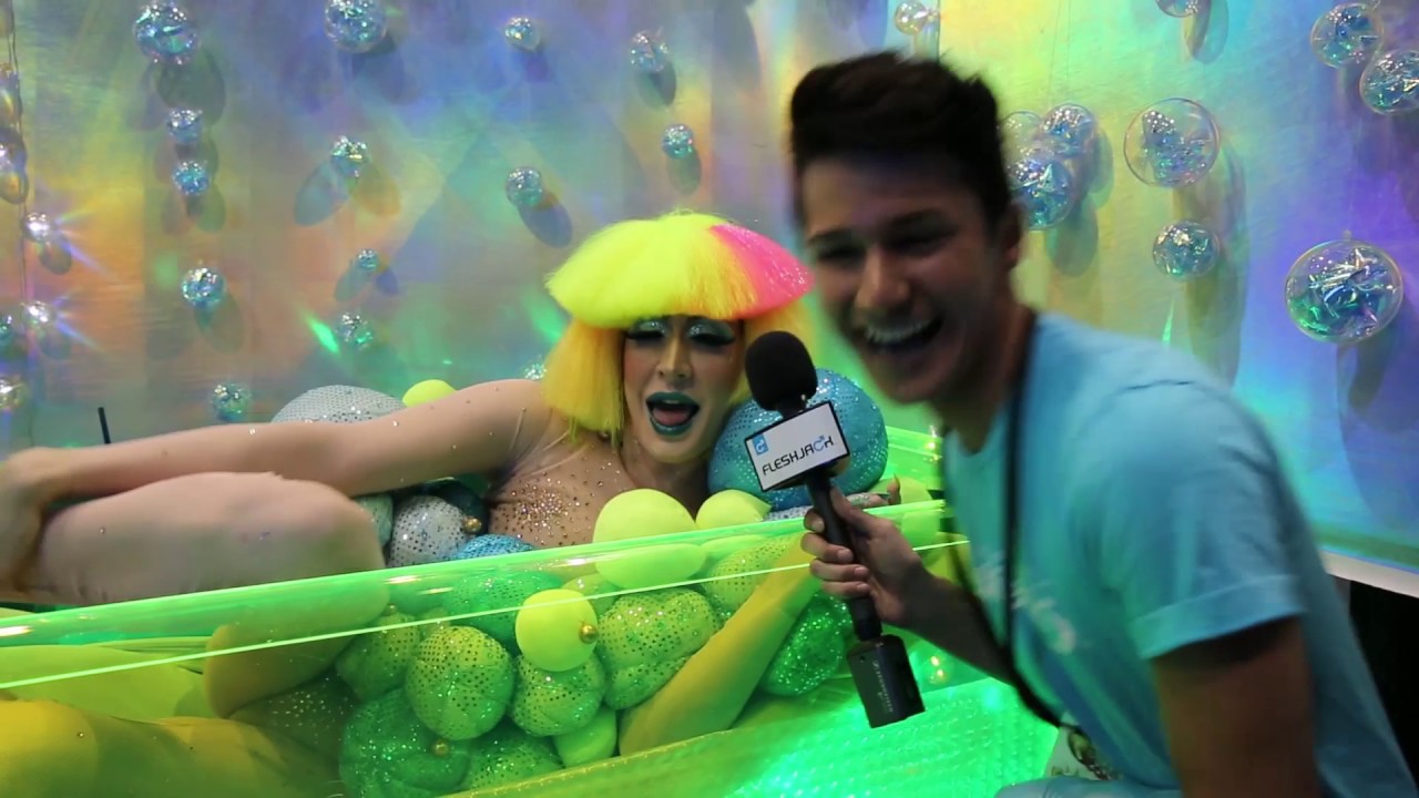 Detox Icunt from RuPaul's Drag Race chats with Liam Riley for FleshJack ...