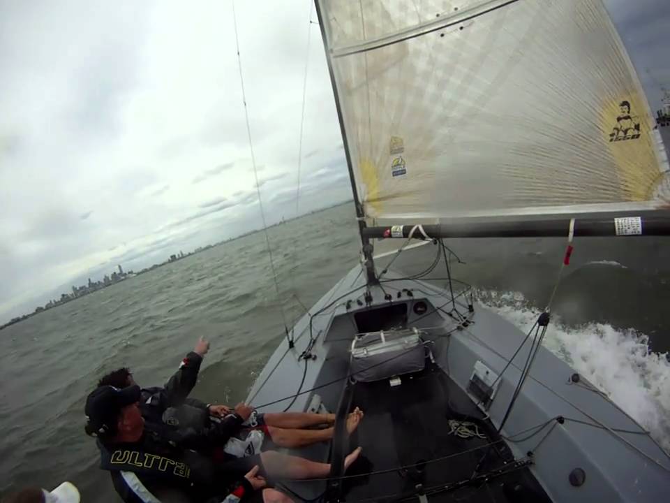 i550 Sportsboat broken rudder - YouTube