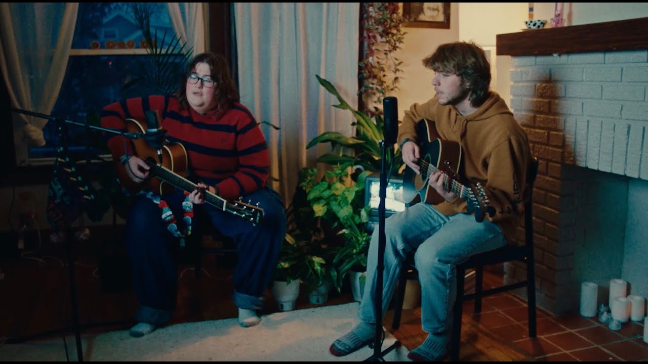 hey, nothing - 33° (Live from the Den) - YouTube