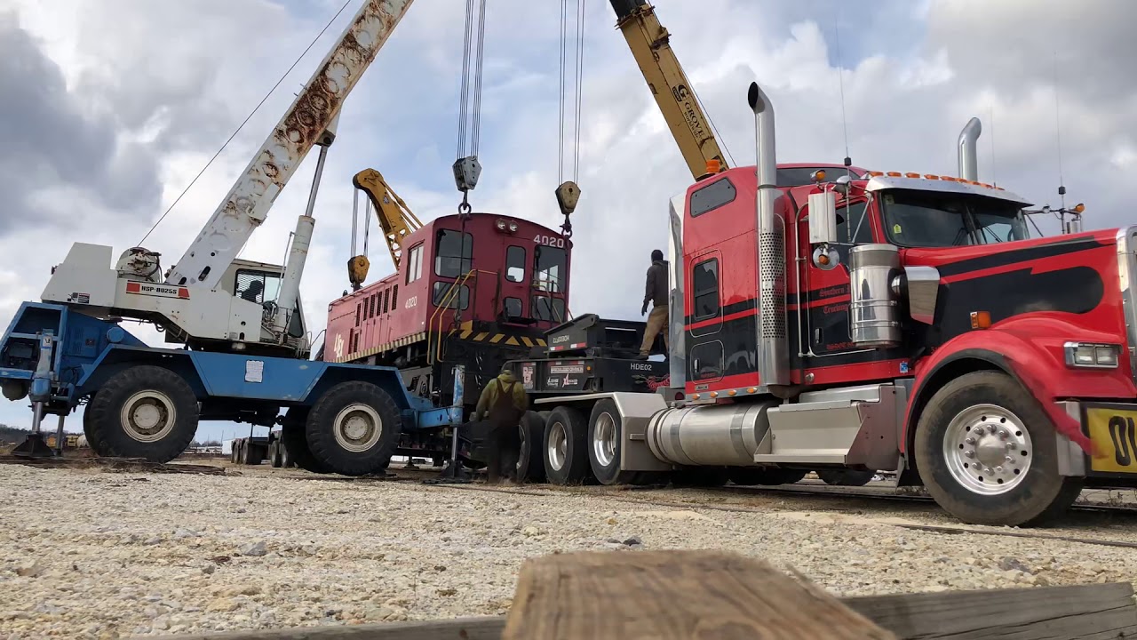 60 ton army locomotive semi loading. LTEX 4020 - YouTube