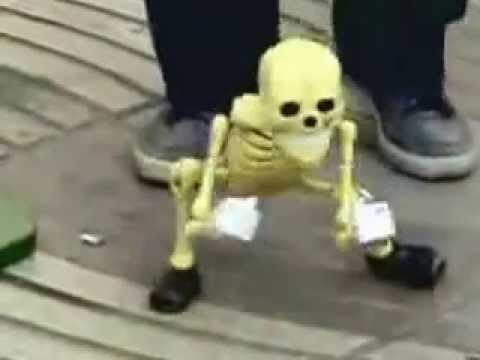 ÇEK ORADAN BİR KOLBASTI.KEMİKSİZ OLSUN.