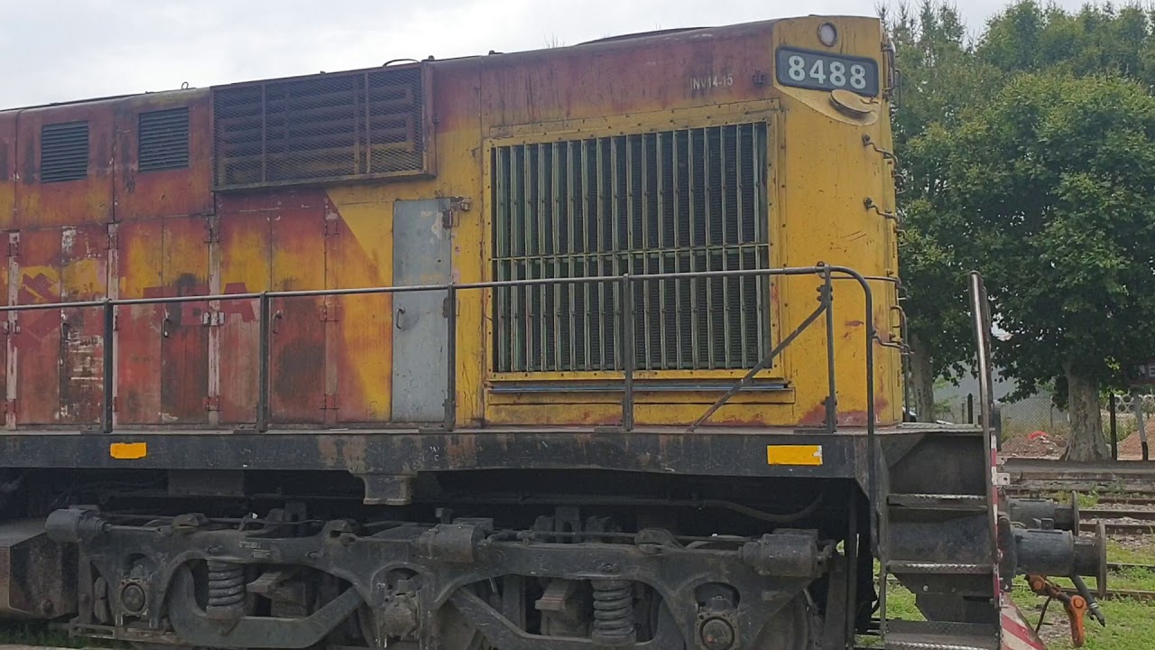 Locomotoras Reunión: 2 Alco USA Rsd 16 8488 - 8229 y EMD GT 22 CW 9084 - YouTube