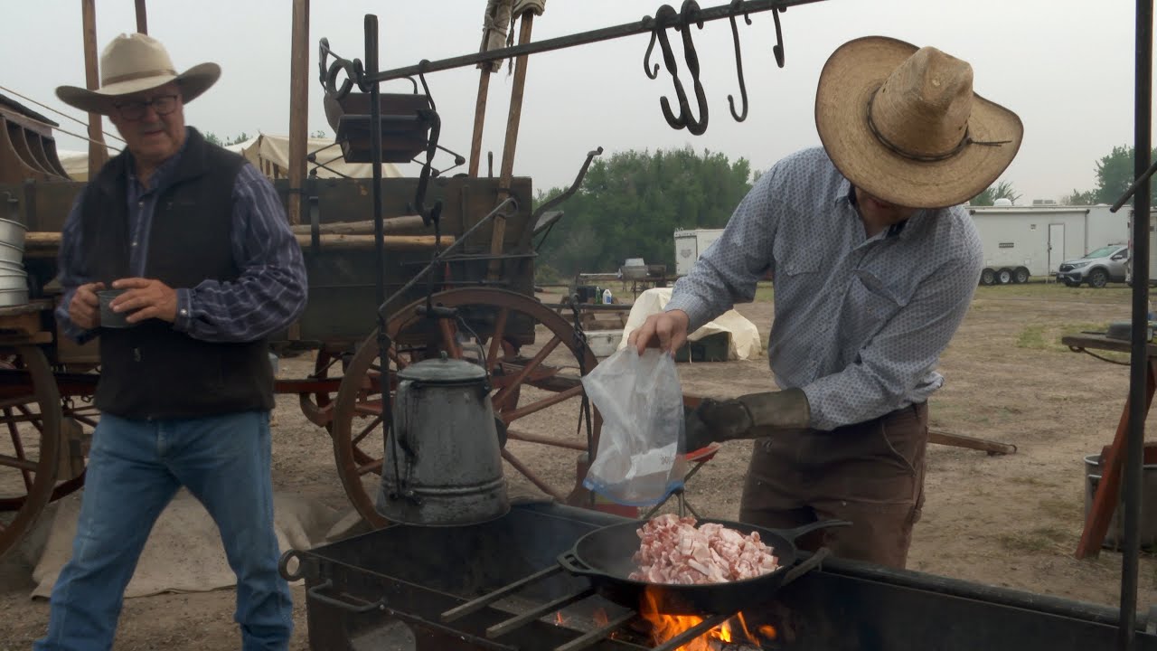 Chuckwagon Secrets: Creating Culinary Masterpieces with Wood & Cast ...