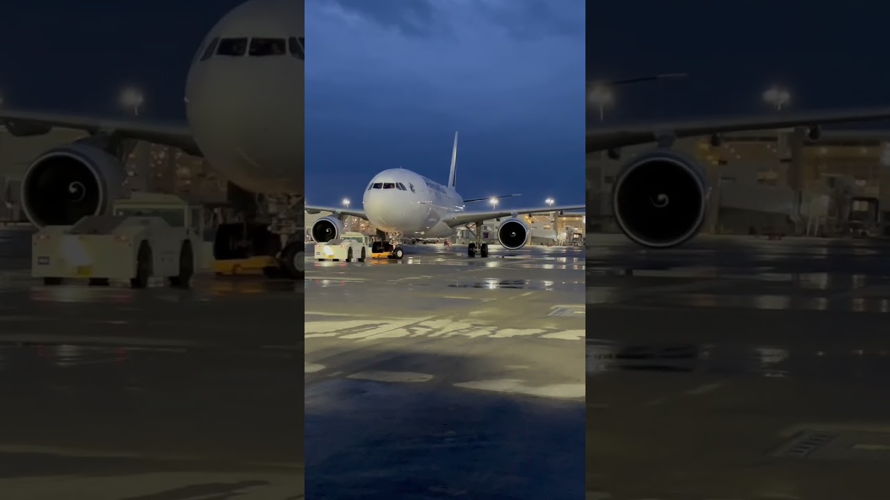 AirFrance A330 push back - YouTube