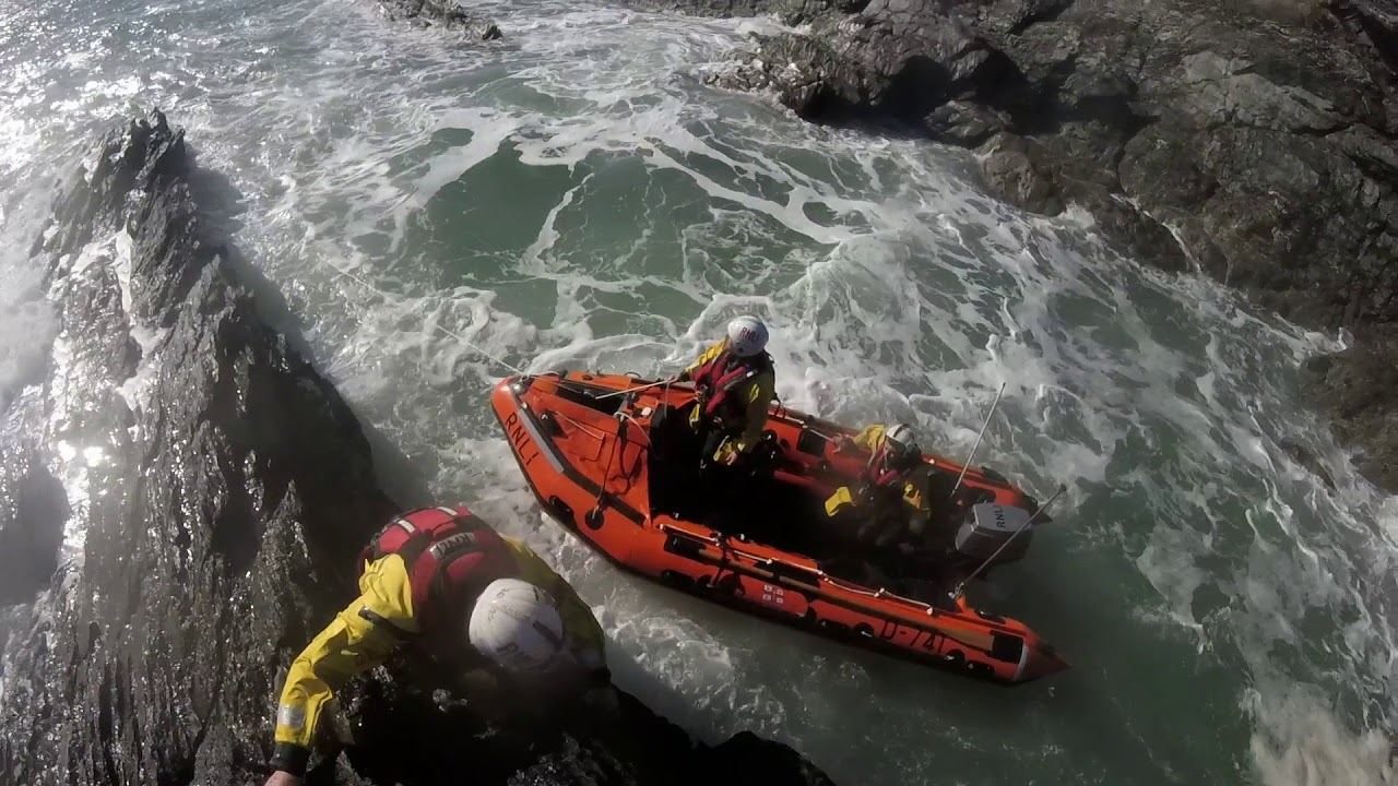 RNLI Rescue Graham Gammin March 13th Freathy Cornwall - YouTube
