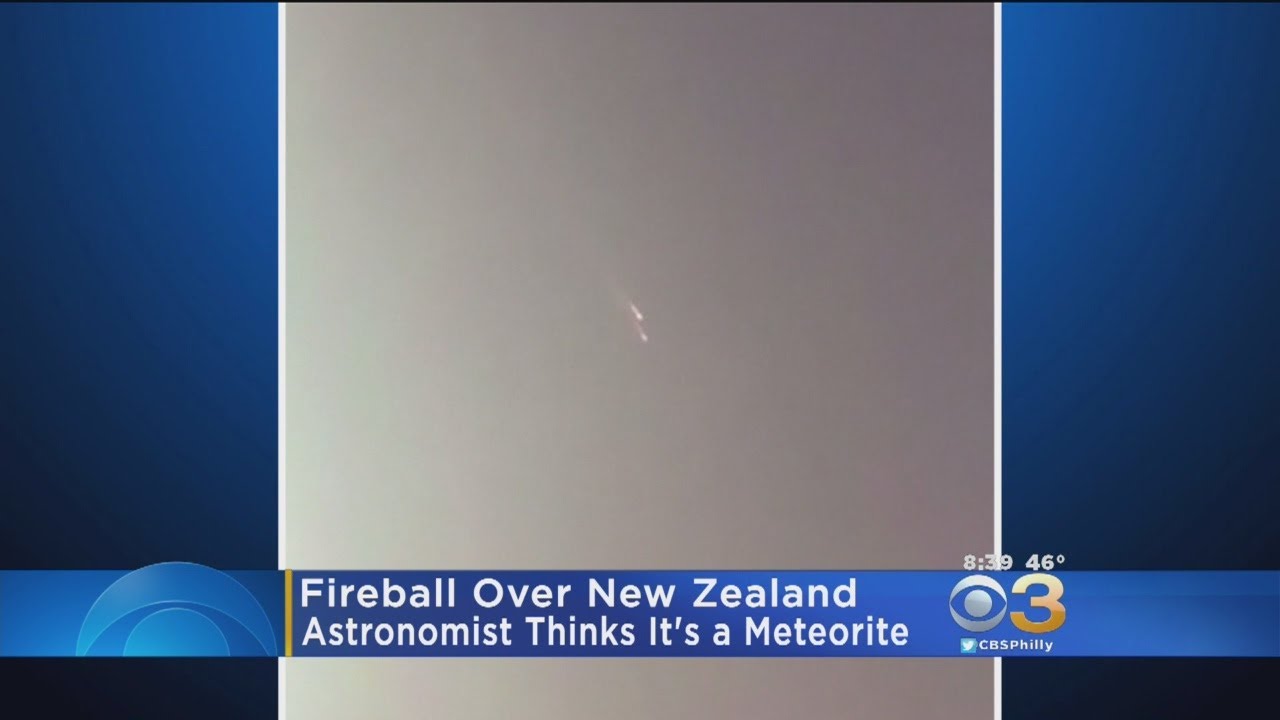 Fireball Caught On Camera In Sky Over New Zealand - YouTube