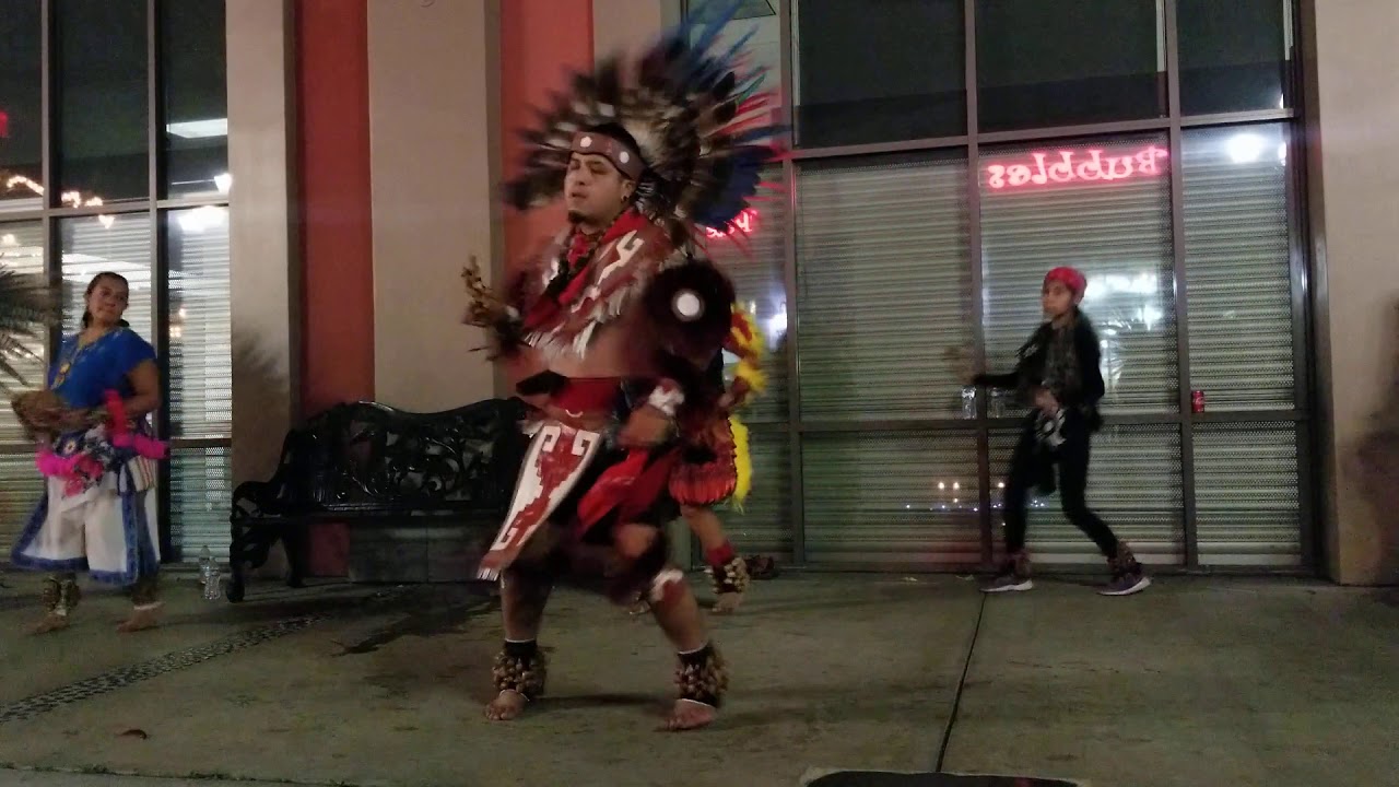 Danza Azteca conejo! - YouTube