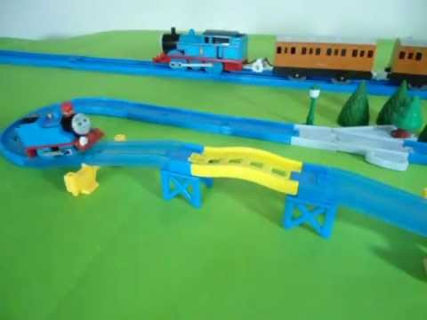 Tomy Wind Up Thomas Playrail Bridge - Plarail Capsule トーマス カプセルプラレール ...