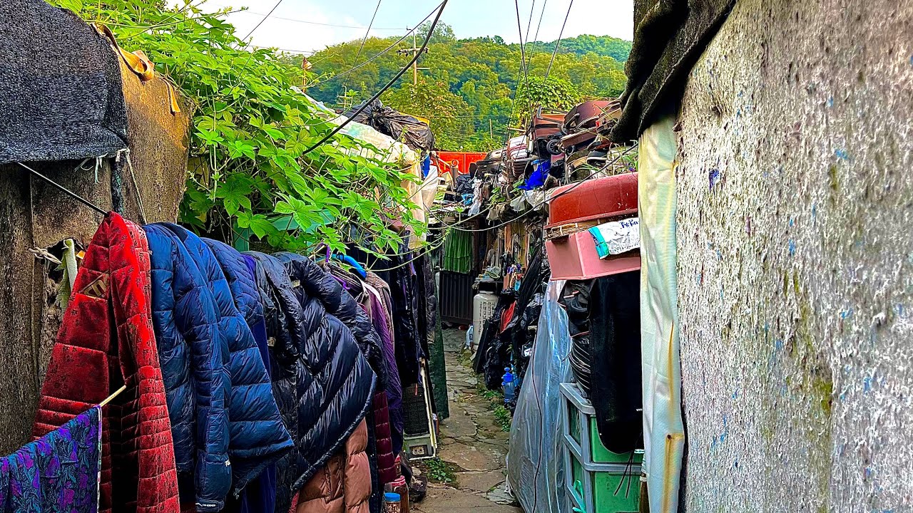 [4K SEOUL] Shanty town in Gangnam. Walking Through Guryong Village ...