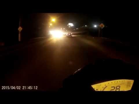 Capeando el taco camino Alerce-Pto Montt. Honda Invicta CB150F SJ4000