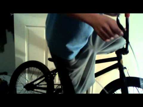 How to: Go brakeless on your BMX bike. - YouTube