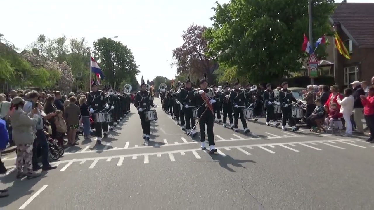 DVS Katwijk Bloemencorso Bollenstreek 2022 - YouTube