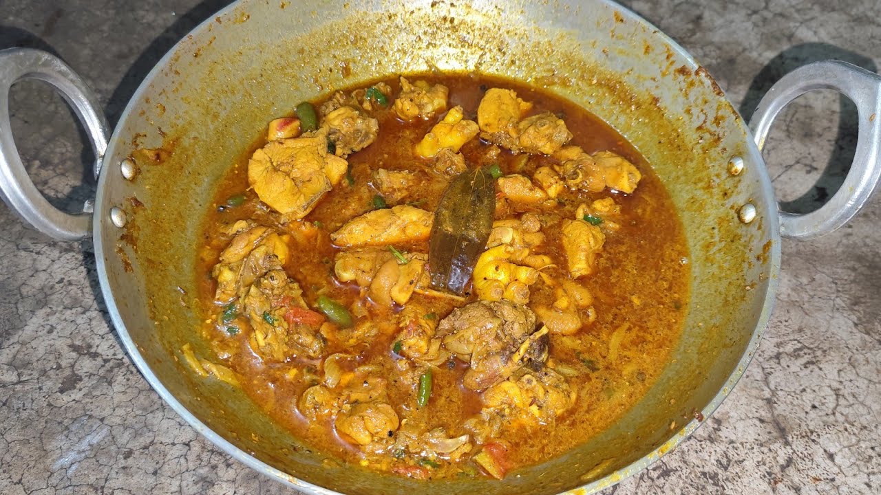 chicken banane ka sabse aasan tarika |chicken curry recipe - YouTube