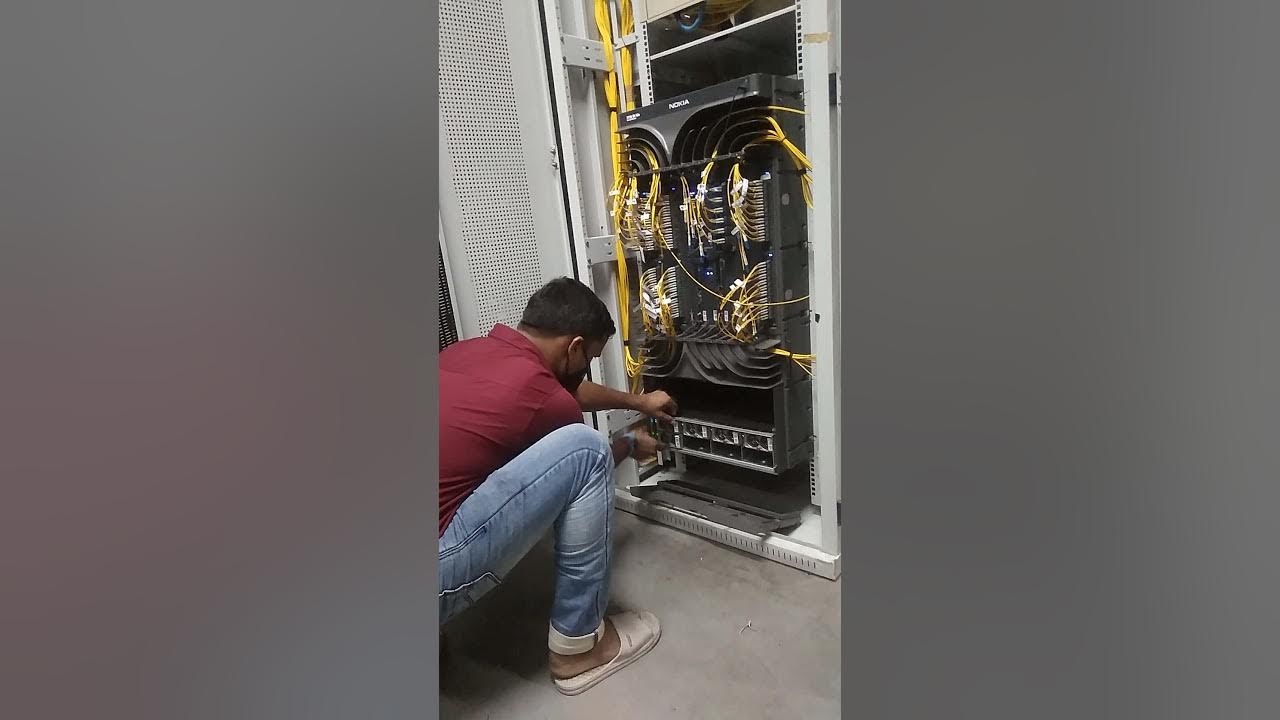 Power Module Installation in 7750 SR 12e SCR 2 model Nokia Super core router - YouTube