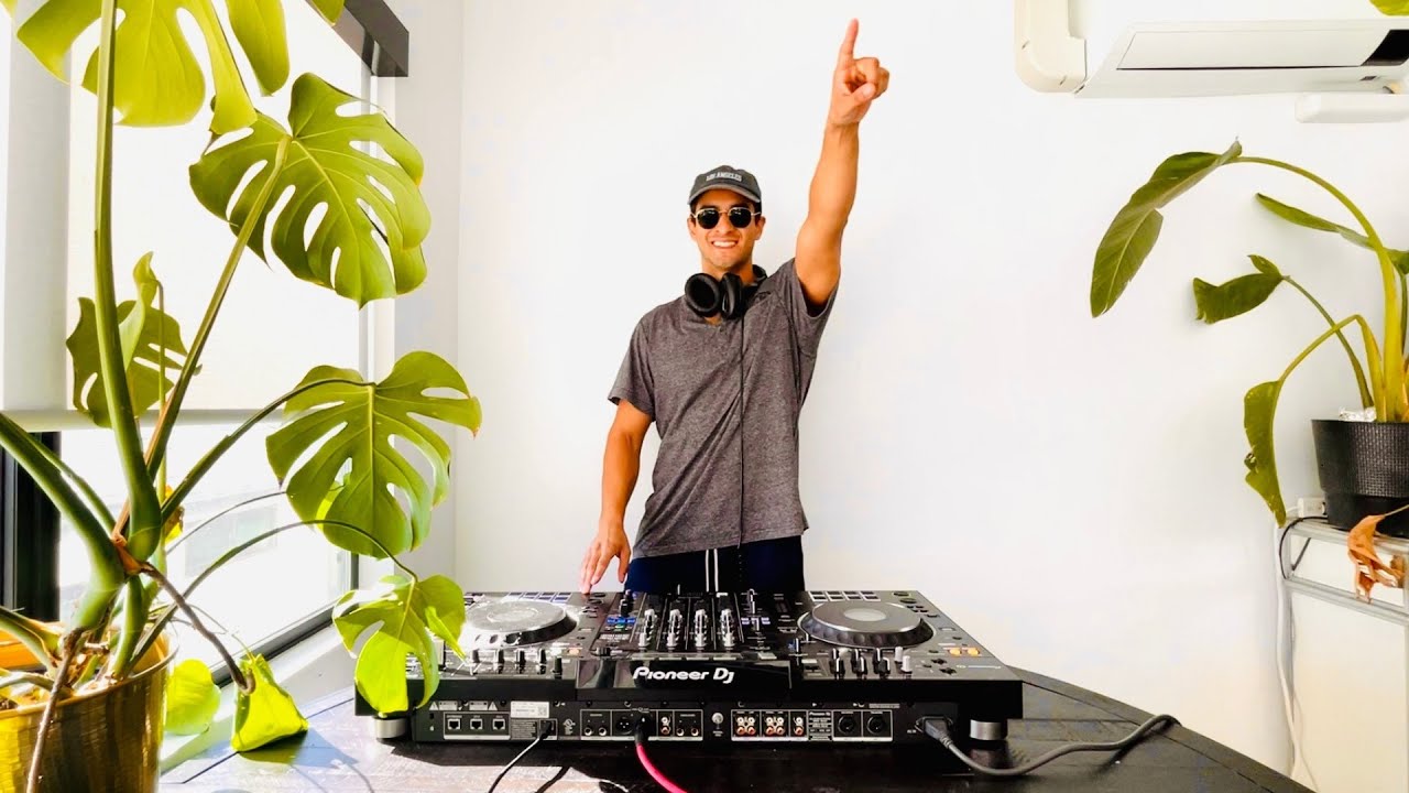 LIVE DJ Mix: Groovy Funk House Music - Cozy Living Room Playlist ...