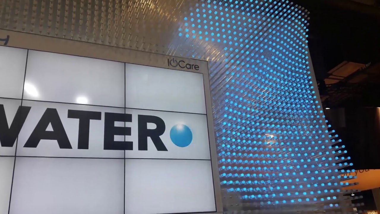 CES 2017 LED Moving Wall - YouTube