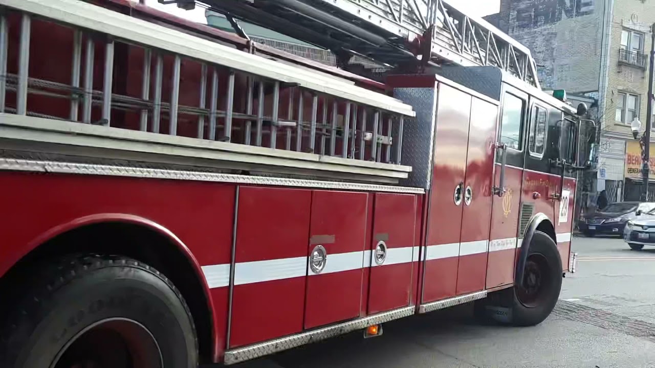Detroit Diesel 2 Stroke Fire Truck - YouTube