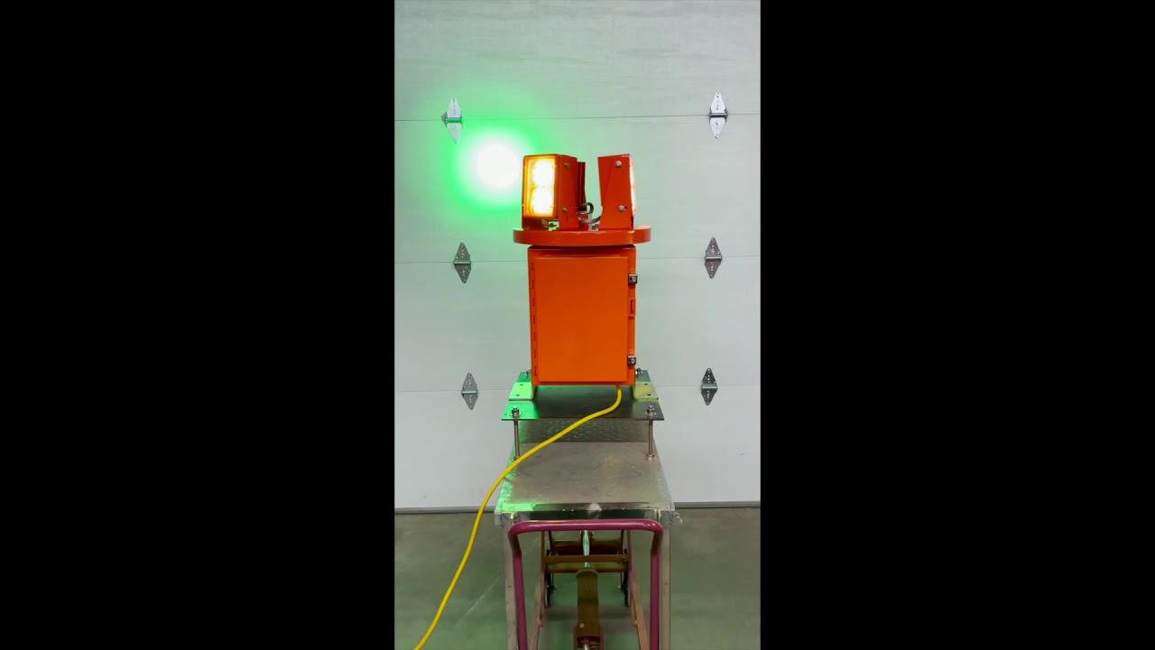 L-801H(L) LED Medium Intensity Heliport Rotating Beacon - YouTube