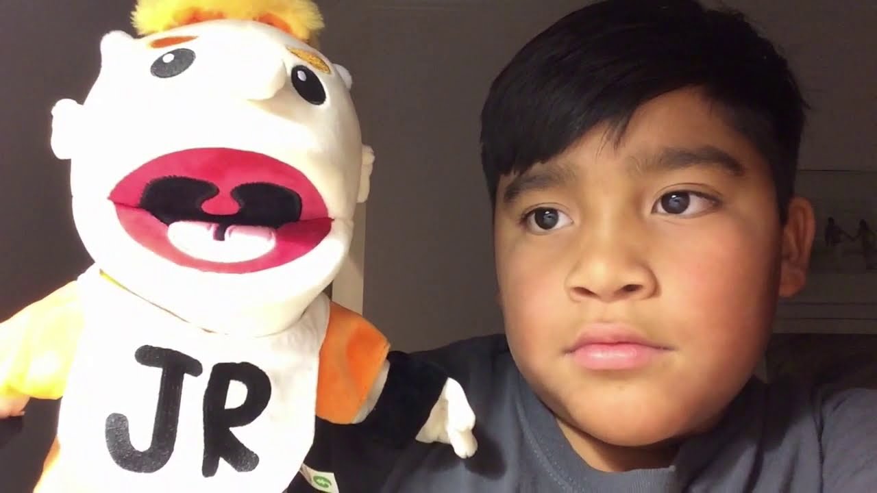 Jr puppet unboxing - YouTube