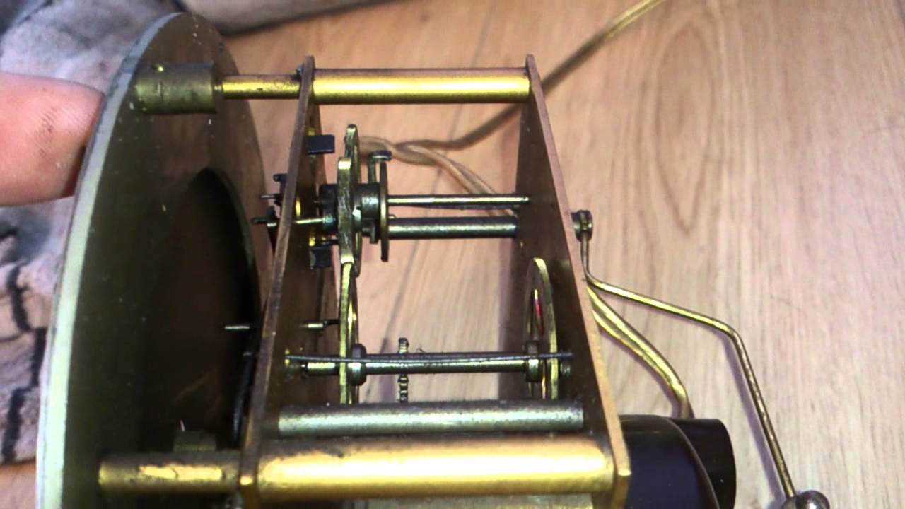 Smith's synchronous clock movement - YouTube