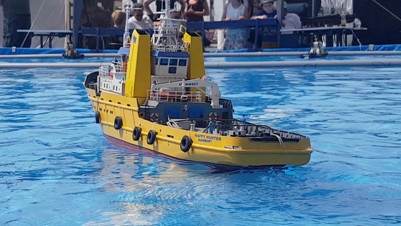 Happy hunter - YouTube