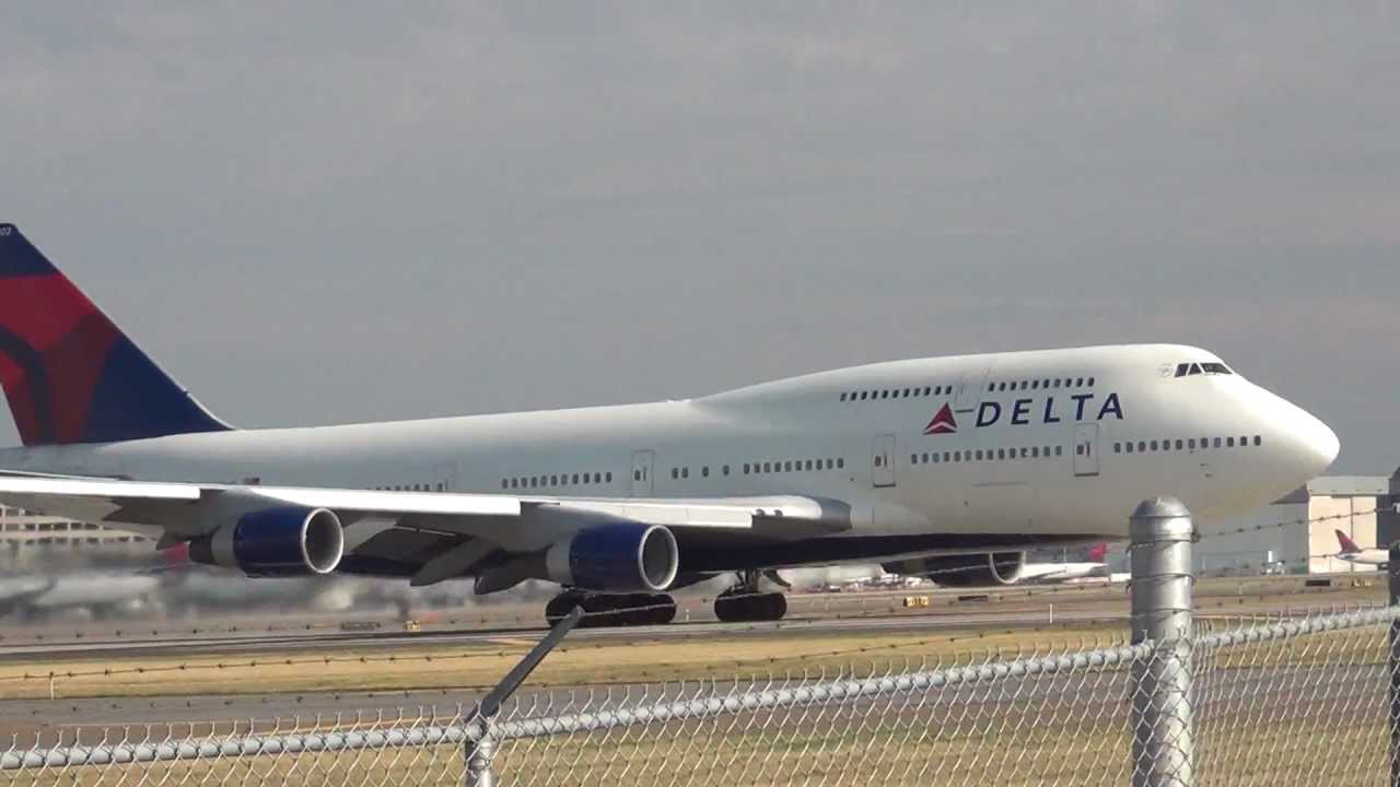 Delta Airlines Boeing 747-451 Takeoff RWY 22 | N662US | Minneapolis ...