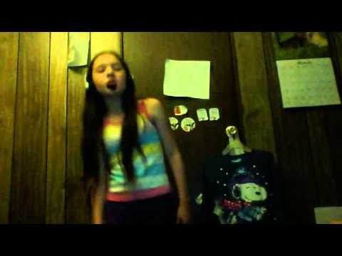 leona lewis-keep bleeding love karaoke - YouTube