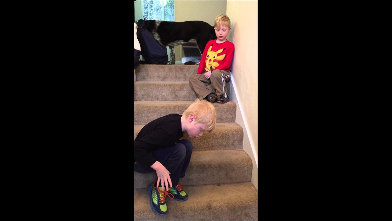 Zane and Simon and a slinky - YouTube