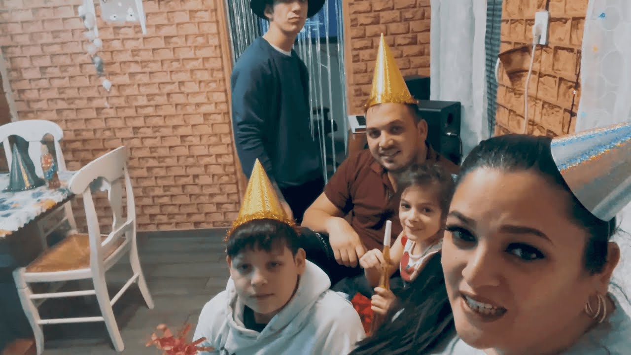 Rácz Family Show - 2. Évad (25. Rész) (ÉVZÁRÓ RÉSZ) - YouTube