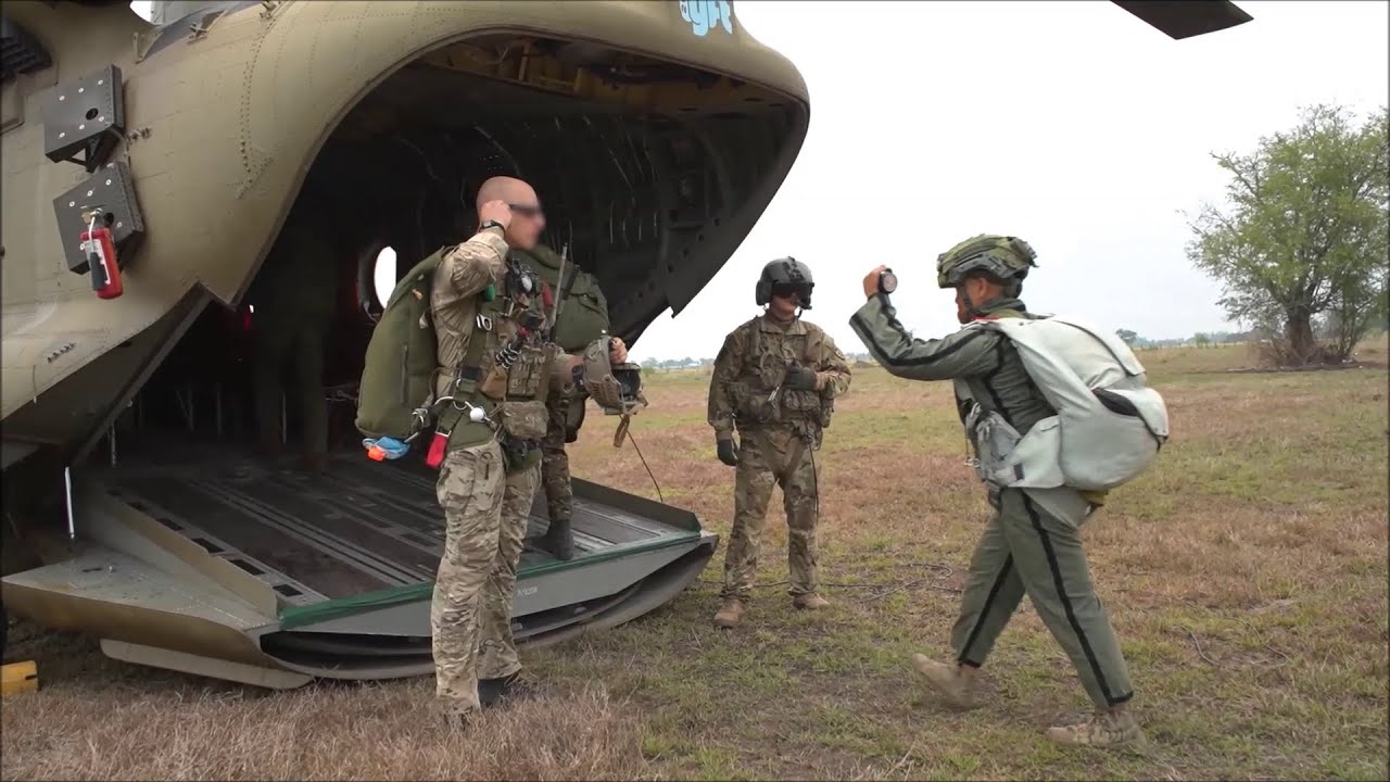 Philippine, US Marine Special Forces Conduct Military Free Fall ...