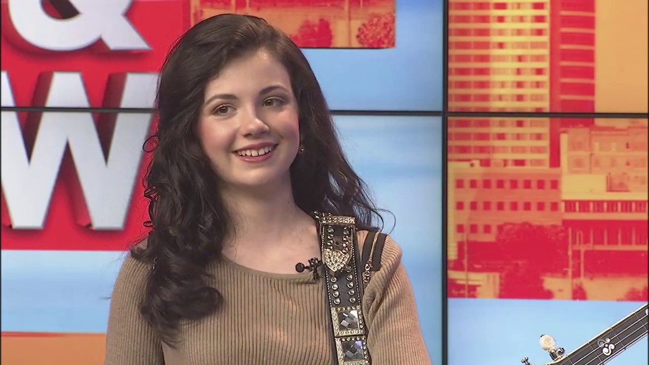 Willow Osborne - Banjo - Rock & Review with Eric Dahl - YouTube