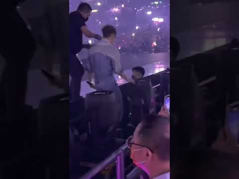 video full bobyband mirror tertimpa layar besar saat manggung #fyp #boyband #mirror #layar #viral