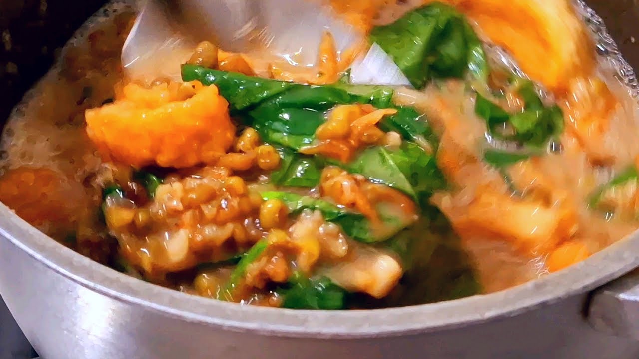Ginisang Monggo na may Pork Chicharon at Dahon ng Sili - Sulit tipid ...