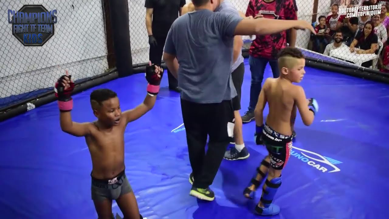 MMA Kids Tayson vs Bryan Lee Champions Fight Kids - YouTube