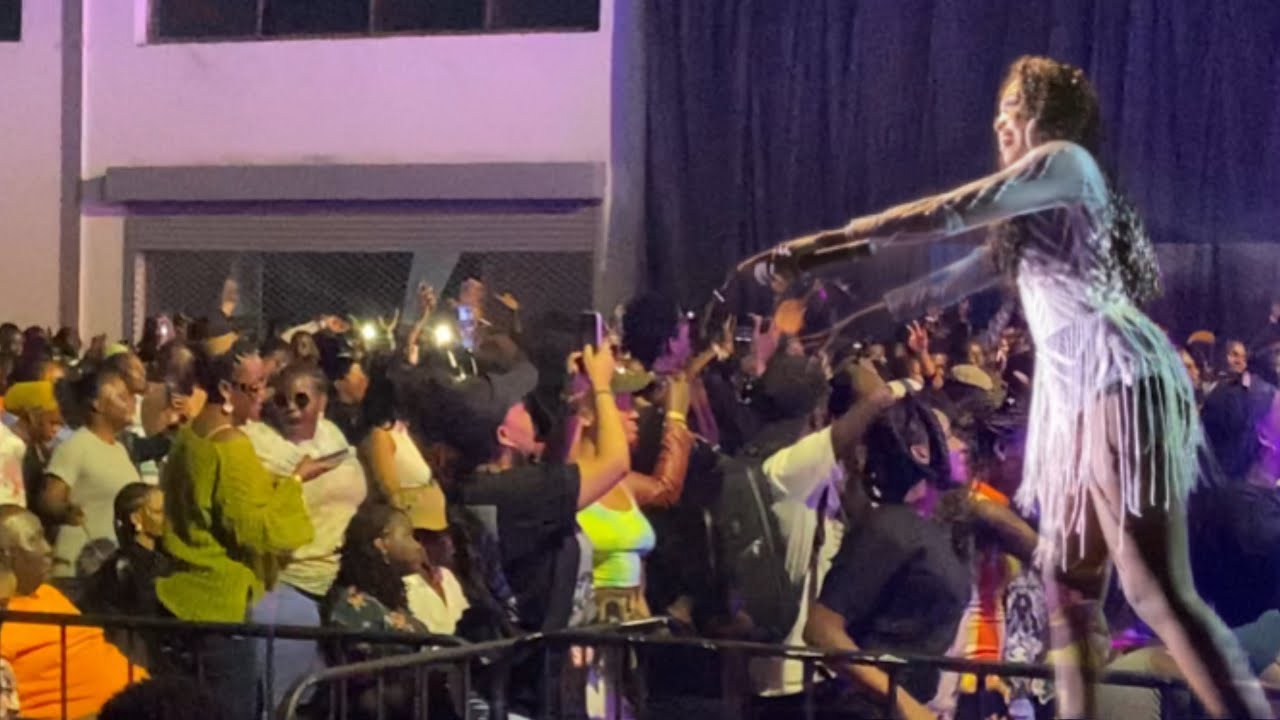 Karole kasiita akoomyewo mu style omulundi omulala chekecha concert ...