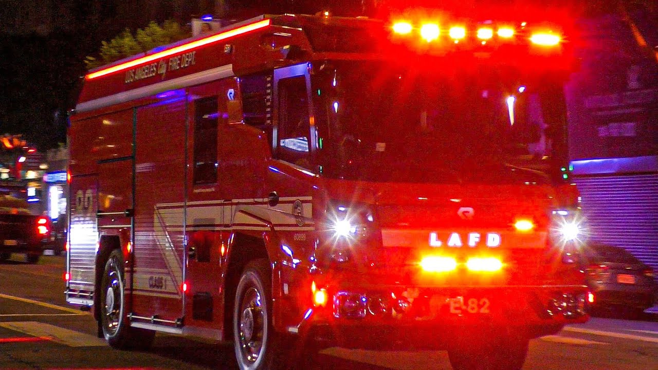 *Air Horn + Rumbler* LAFD Engine 82 Responding - YouTube