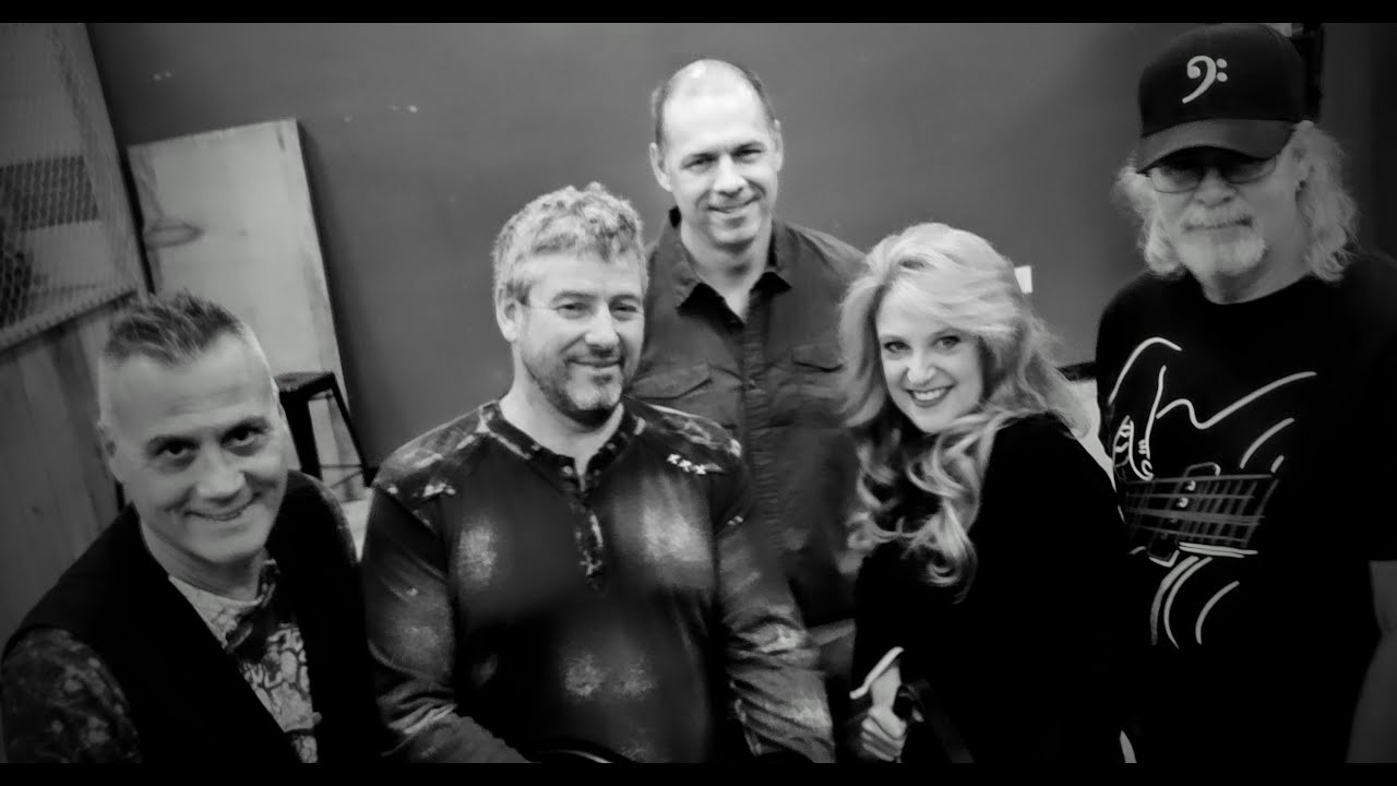 Diva Rocks - Come Sail Away #livemusic #diva - YouTube