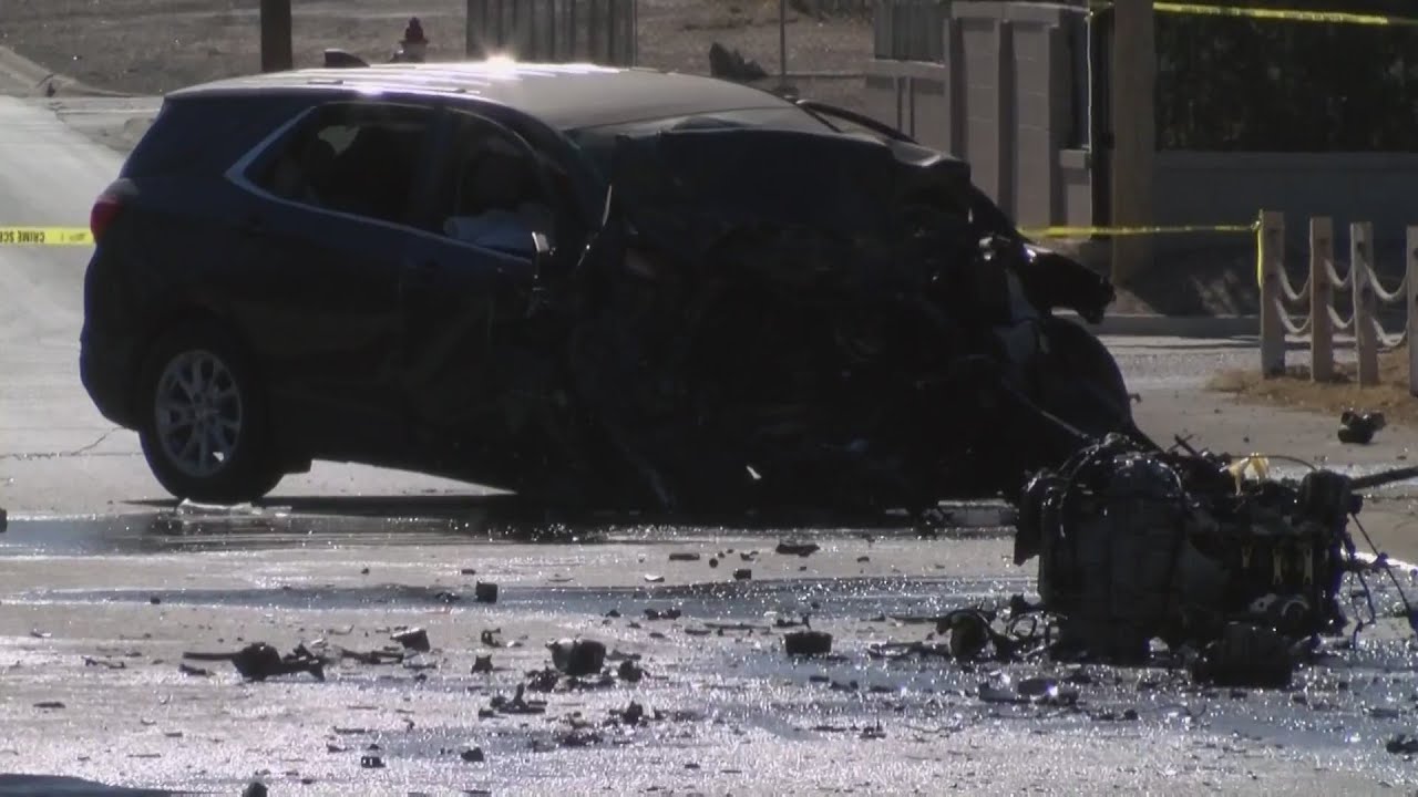 Fatal Head-on collision in Roswell on Christmas Eve - YouTube