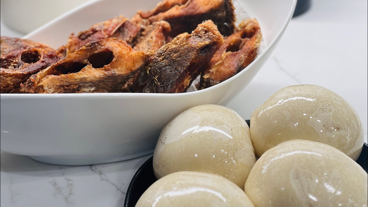 How to make Banku. A Ghanaian meal. Cook dinner with me. Banku with ...